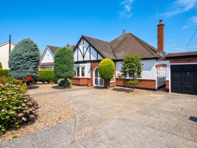 2 bedroom bungalow to rent