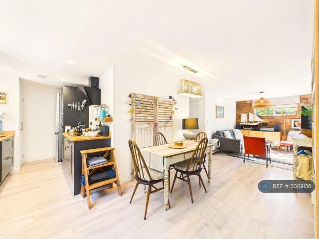 2 bedroom bungalow to rent