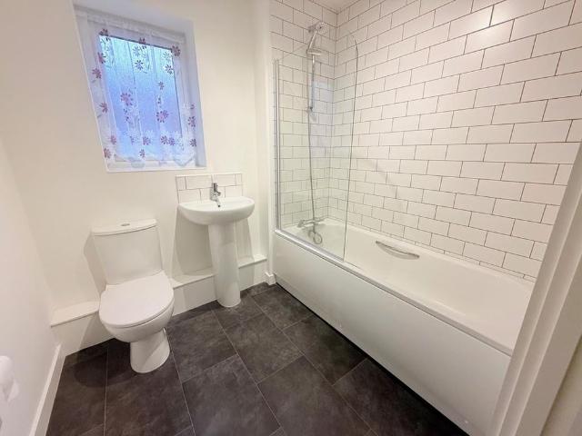 2 bedroom bungalow to rent