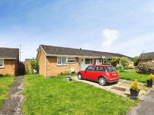 2 bedroom bungalow to rent