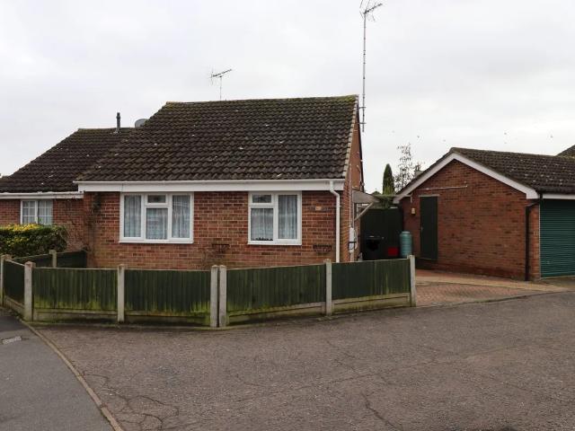 2 bedroom bungalow to rent