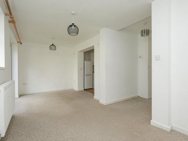 2 bedroom bungalow to rent