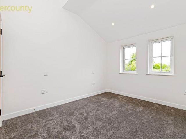 2 bedroom bungalow to rent