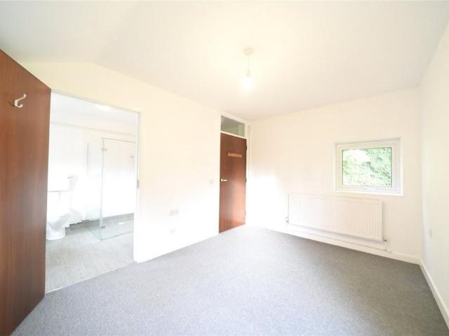 2 bedroom bungalow to rent