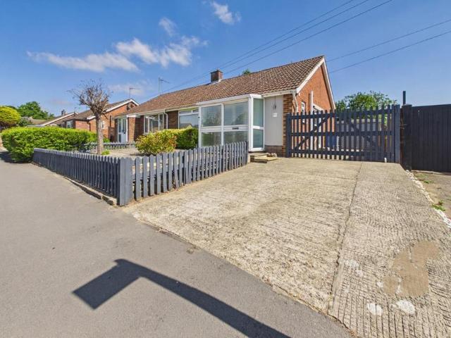 2 bedroom bungalow to rent