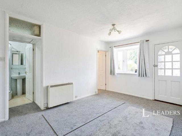 2 bedroom bungalow to rent