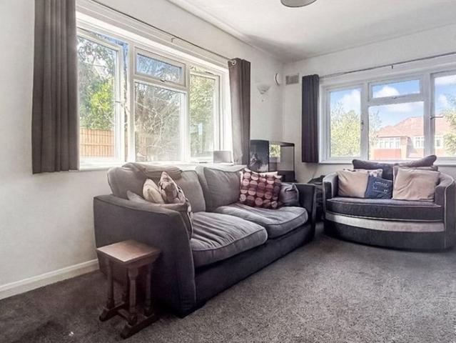 2 bedroom bungalow to rent