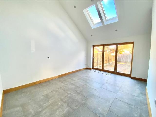 2 bedroom bungalow to rent