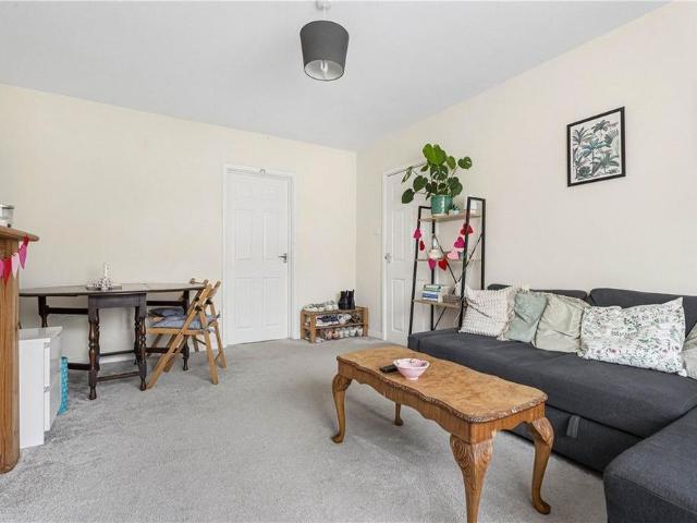 2 bedroom bungalow to rent