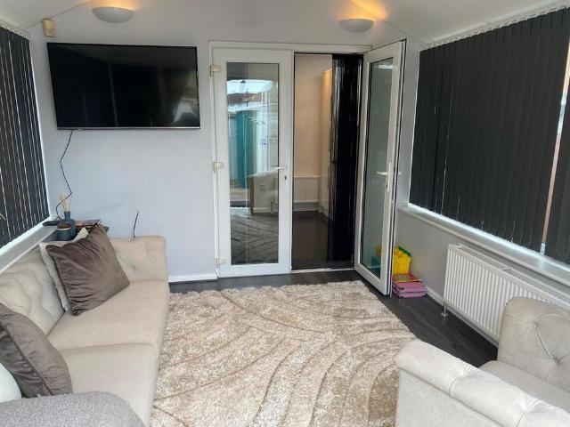 2 bedroom bungalow to rent