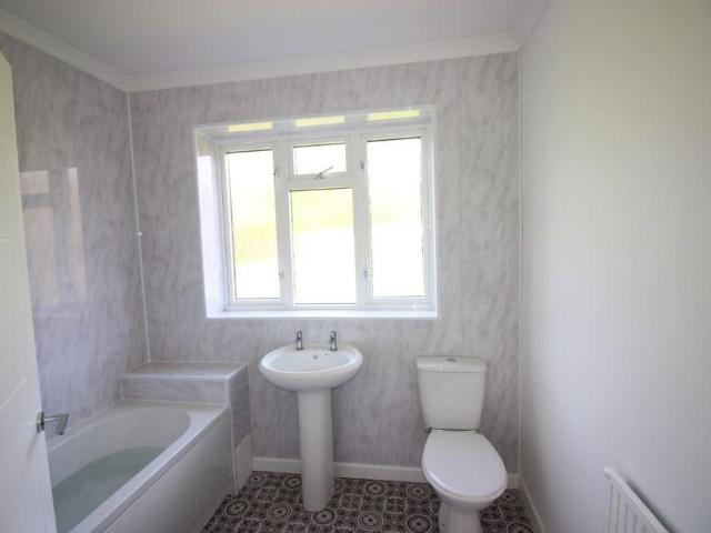 2 bedroom bungalow to rent