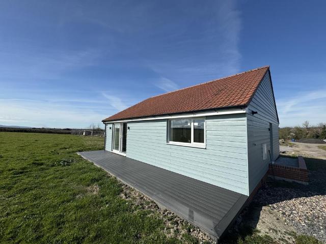 2 bedroom bungalow to rent