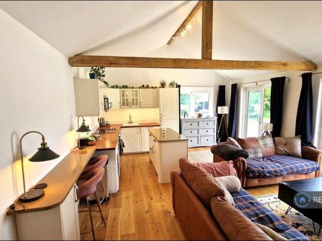 2 bedroom bungalow to rent
