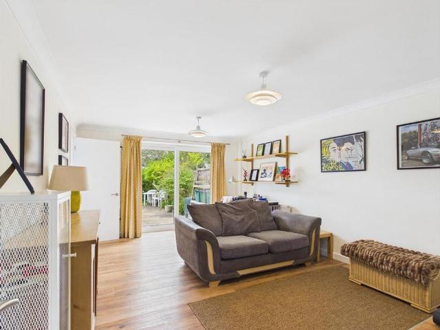 2 bedroom bungalow to rent