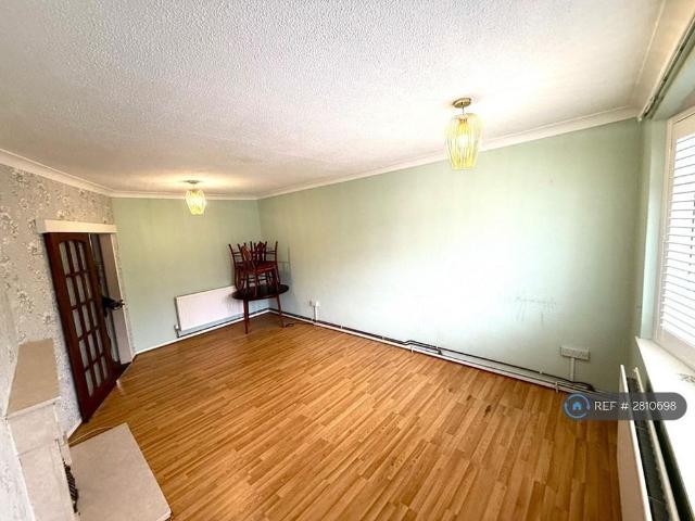 2 bedroom bungalow to rent