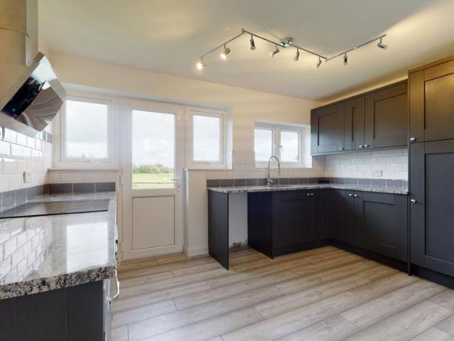 2 bedroom bungalow to rent