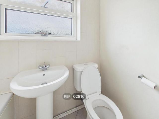 2 bedroom bungalow to rent