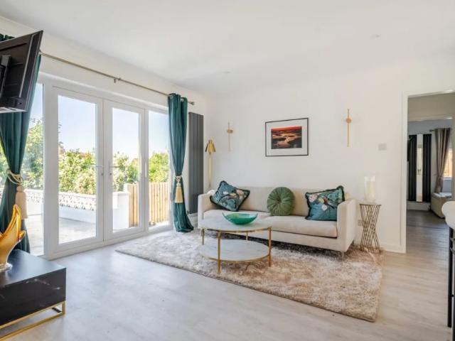 2 bedroom bungalow to rent