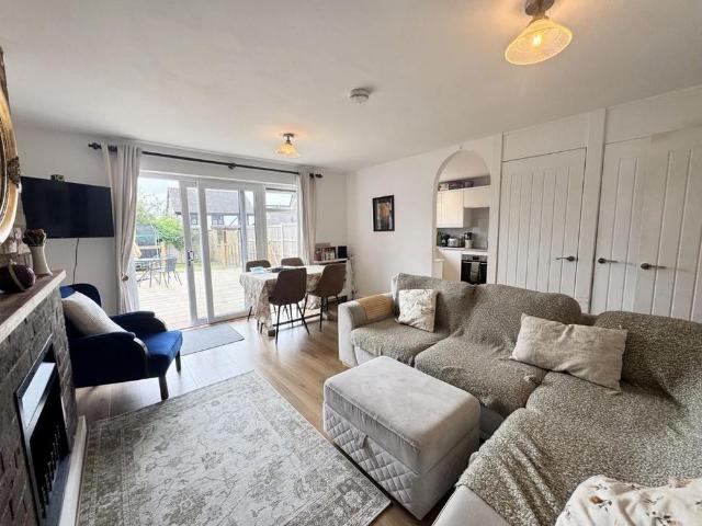 2 bedroom bungalow to rent