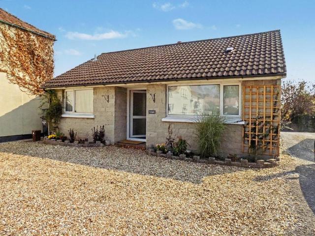 2 bedroom bungalow to rent