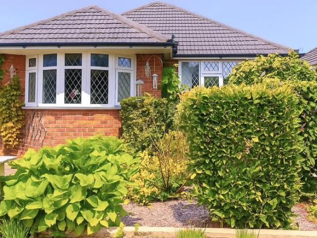 2 bedroom bungalow to rent