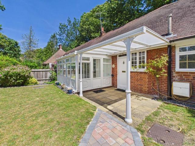 2 bedroom bungalow to rent