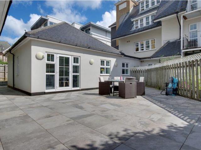 2 bedroom bungalow to rent