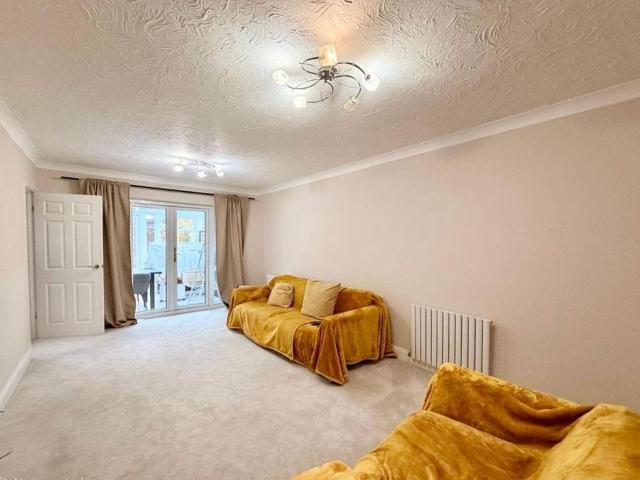 2 bedroom bungalow to rent