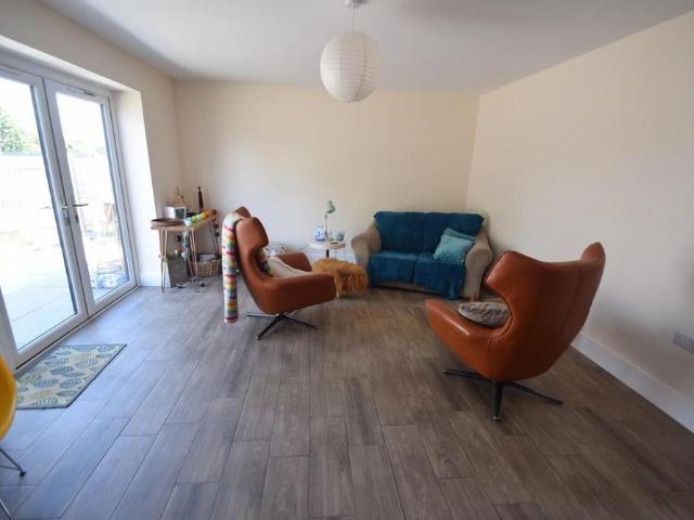2 bedroom bungalow to rent