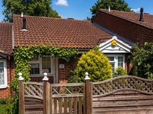 2 bedroom bungalow to rent