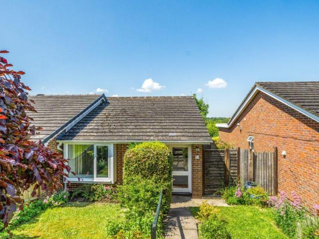 2 bedroom bungalow to rent