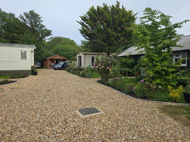 2 bedroom bungalow to rent