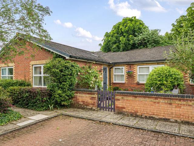 2 bedroom bungalow to rent