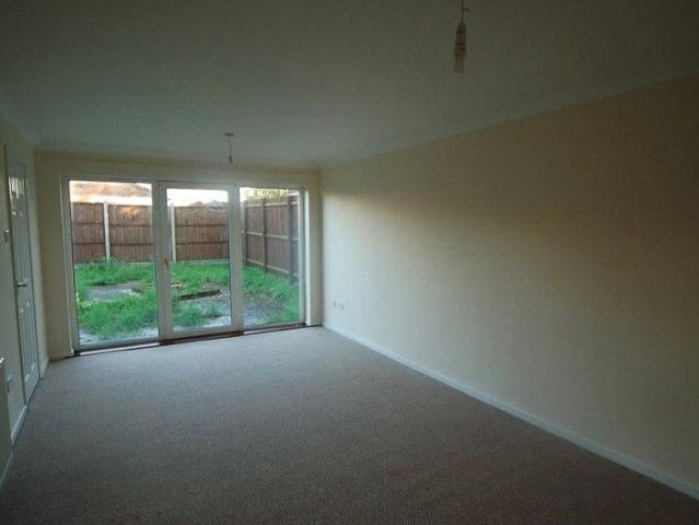 2 bedroom bungalow to rent