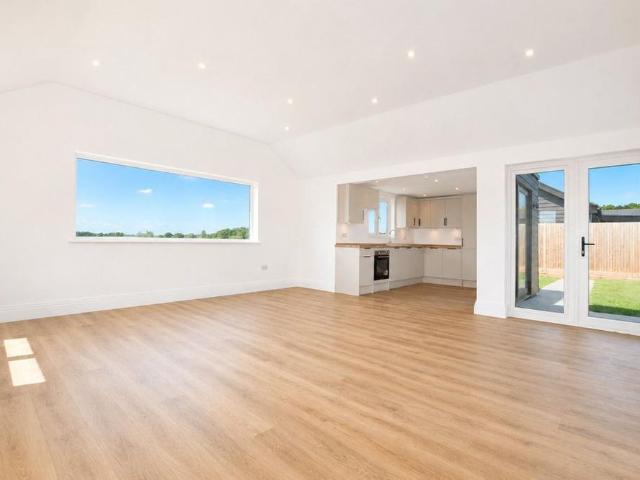 2 bedroom bungalow to rent