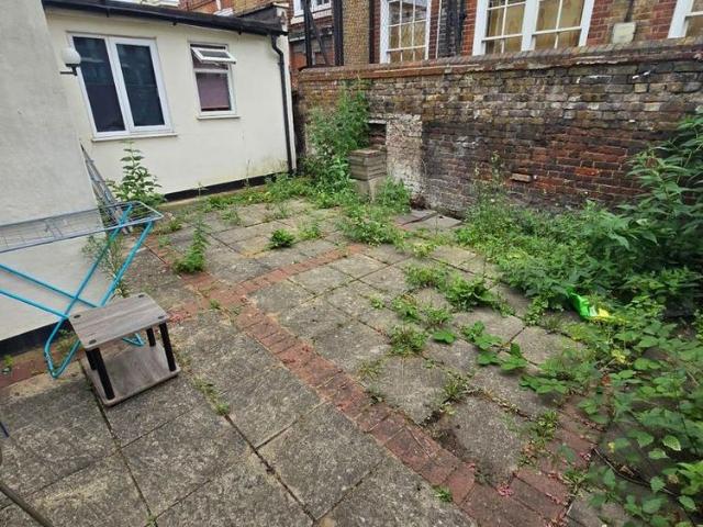 2 bedroom bungalow to rent