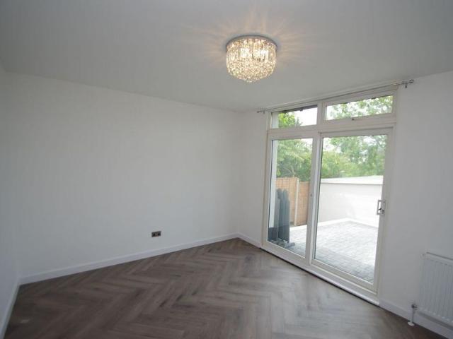 2 bedroom bungalow to rent