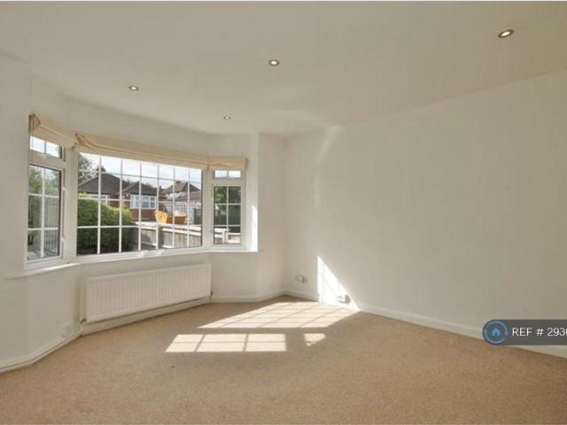 2 bedroom bungalow to rent