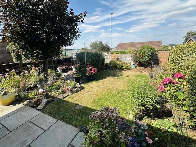 2 bedroom bungalow to rent