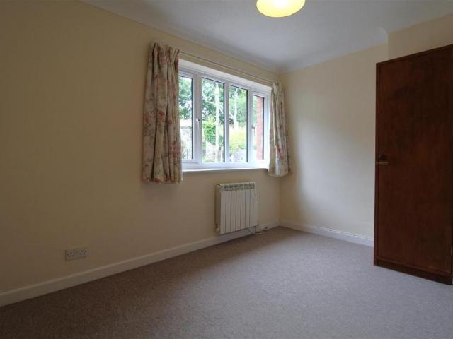 2 bedroom bungalow to rent