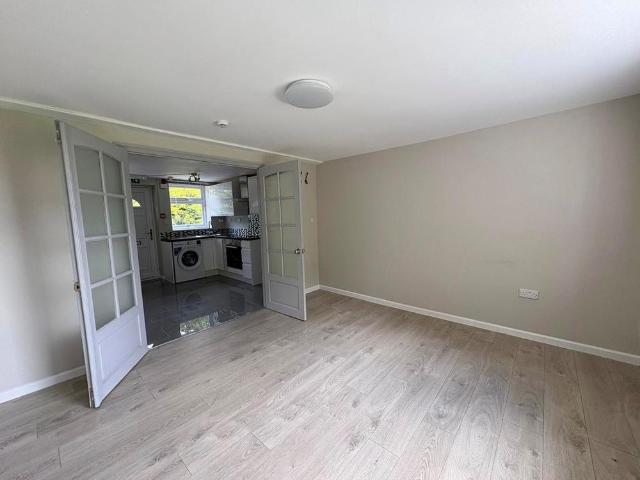 2 bedroom bungalow to rent
