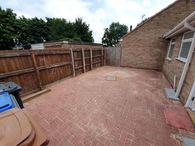 2 bedroom bungalow to rent