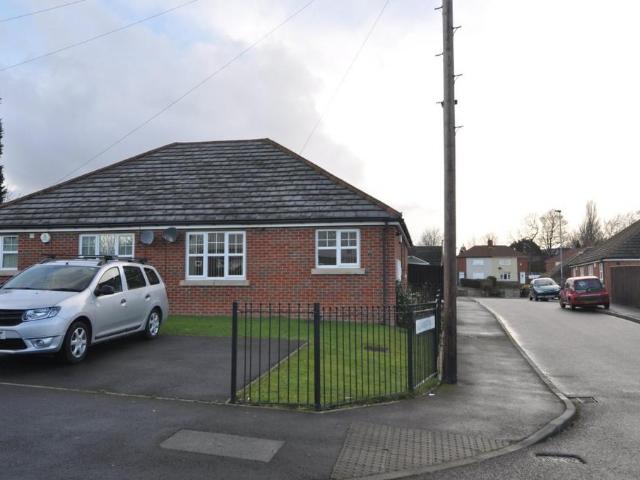 2 bedroom bungalow to rent
