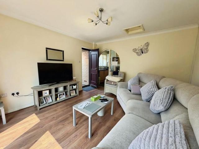 2 bedroom Bungalow To Rent