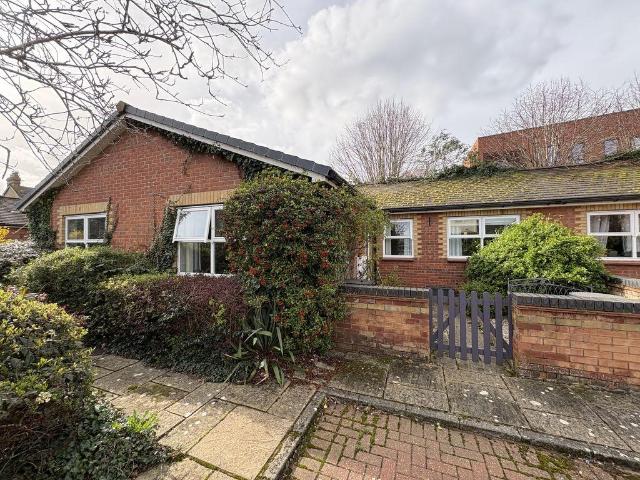 2 bedroom bungalow to rent
