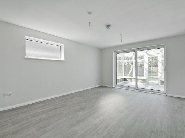 2 bedroom bungalow to rent