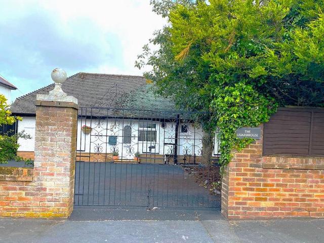 2 bedroom bungalow to rent