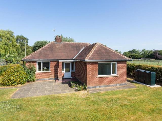 2 bedroom bungalow to rent