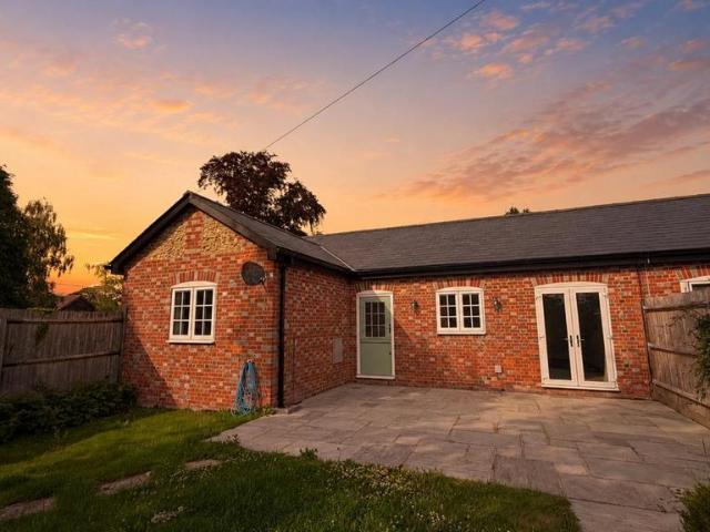2 bedroom bungalow to rent