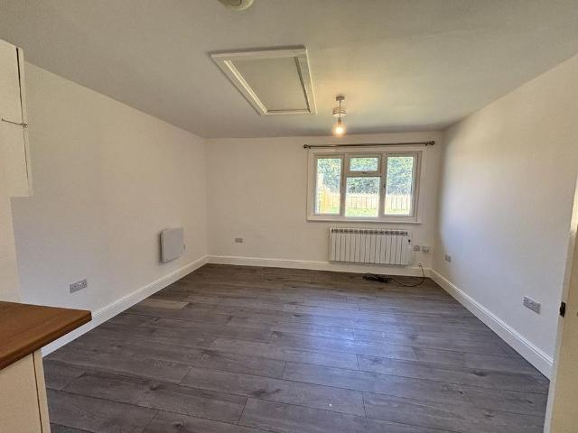 2 bedroom bungalow to rent